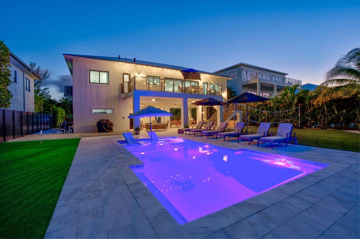 Waterfront Luxury, Volleyball, Putt Green, Dock + - Marathon, FL