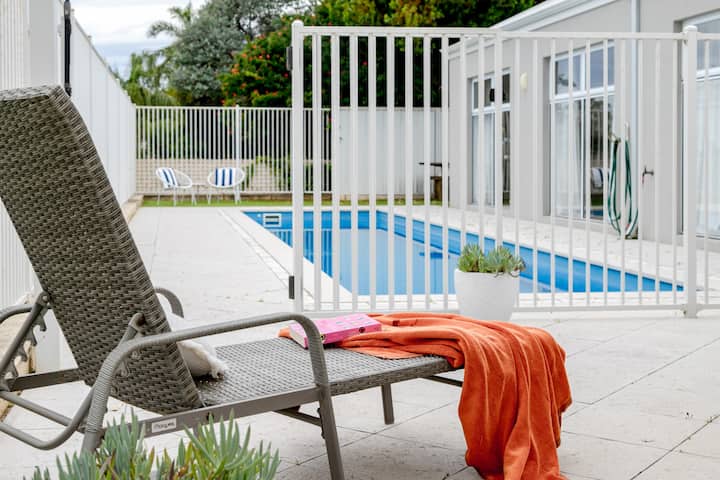 Estuary Poolside Escape In Dawesville Mandurah - Mandurah