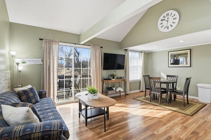 Branson Retreat | Cozy Stay Near Attractions & Fun - Branson, MO