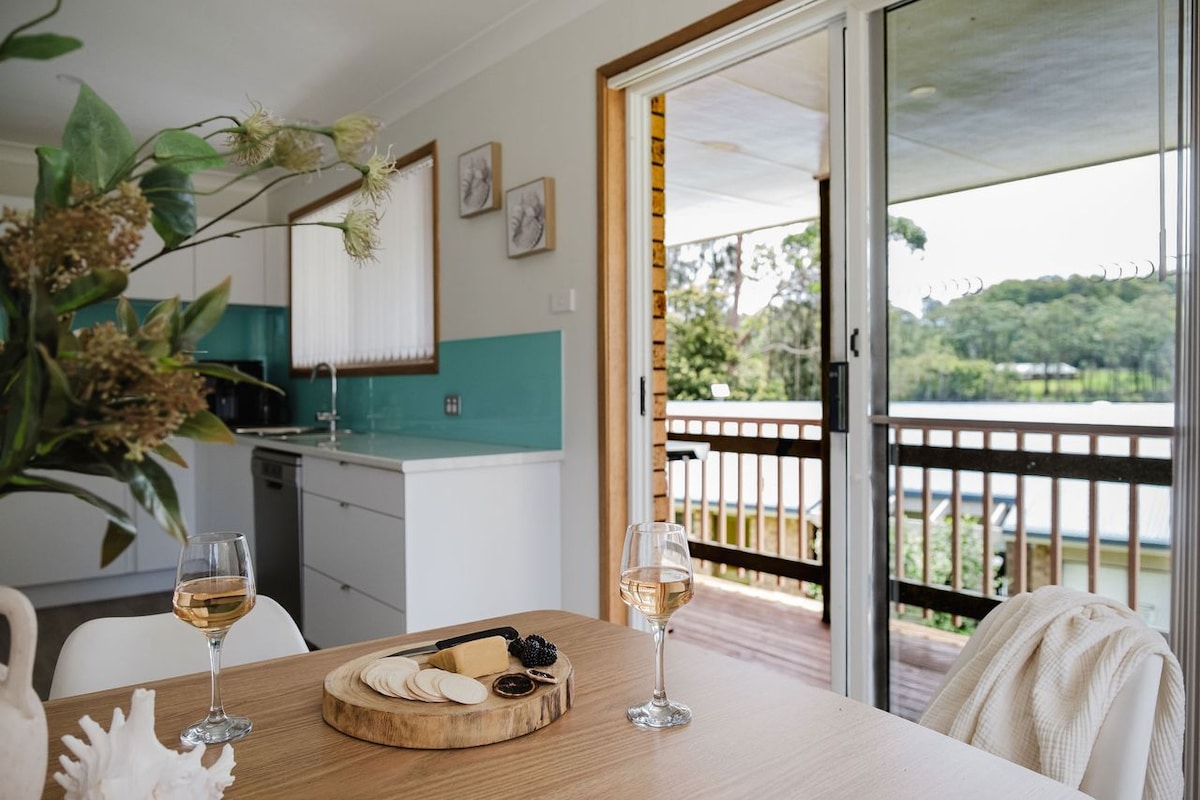 Paradise Lake - Houses for Rent in Conjola Park, New South Wales ...
