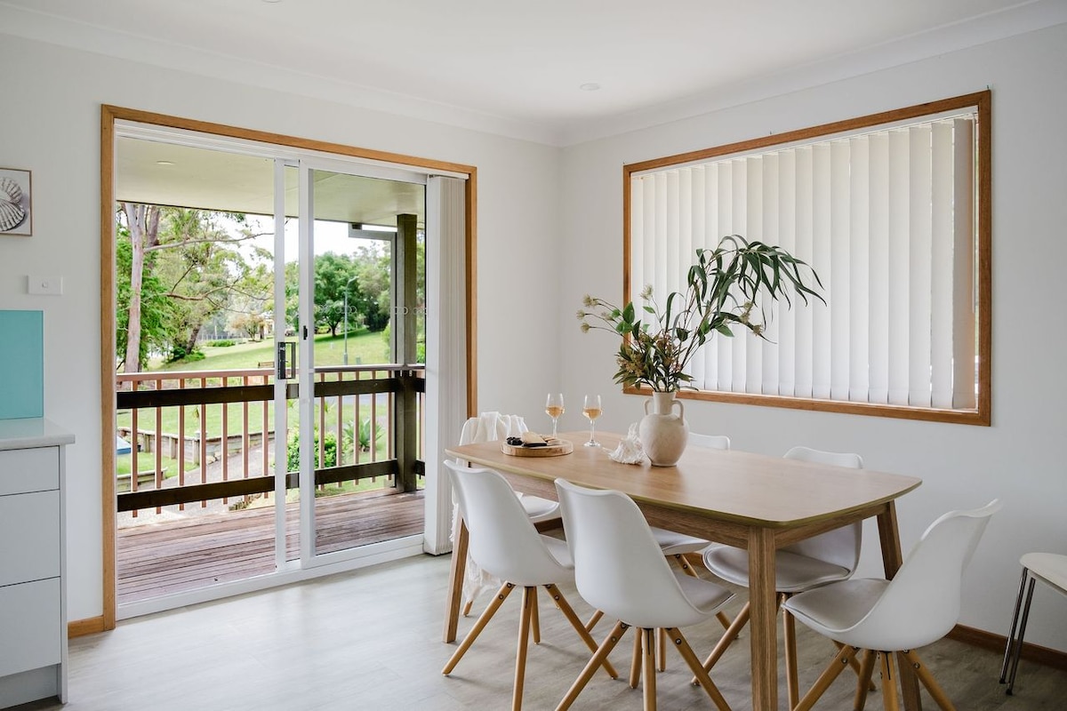 Paradise Lake - Houses for Rent in Conjola Park, New South Wales ...