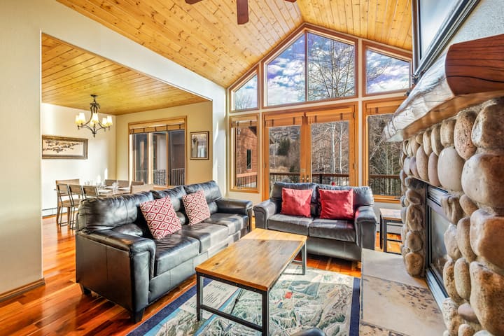 Refined Mountain Getaway W/ Pool & Hot Tub 1091 - Steamboat Springs