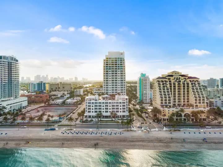 Coastal Studio W/ Hot Tub & Gym Access - 