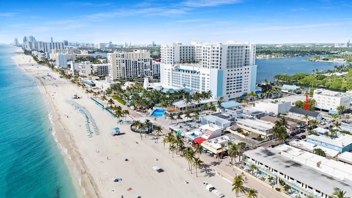 Modern Loft W/queen Loft & Steps To Beach - Hollywood, FL