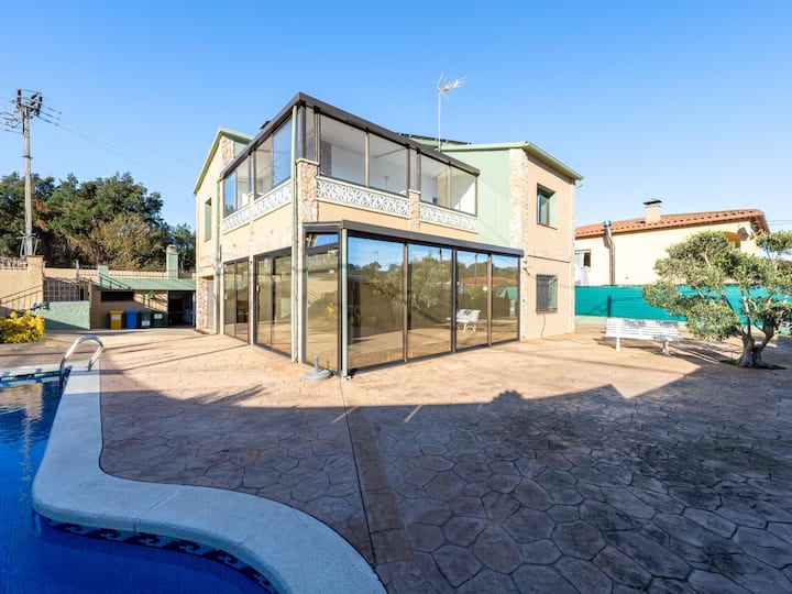 Grand Espace Extérieur Avec Piscine Privée Et Bbq - Llagostera
