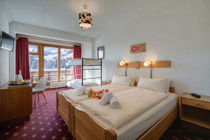 Hotel Relais Alpin Family Room Balcony11 - Les Diablerets