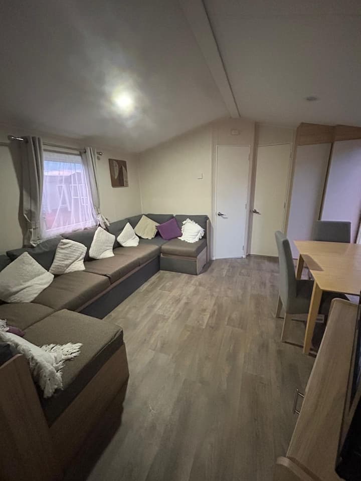 Caravan With 4 Bedrooms At Seawick, Ref 27344sw - Mersea Island