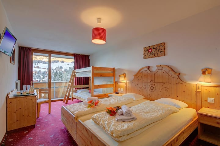 Hotel Relais Alpin Family Room & Balcony9 - Gstaad