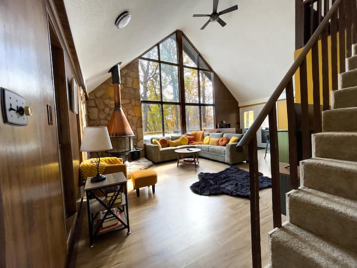 Chalet W Hot Tub, Grill, Firepit, Games & Wifi - West Virginia