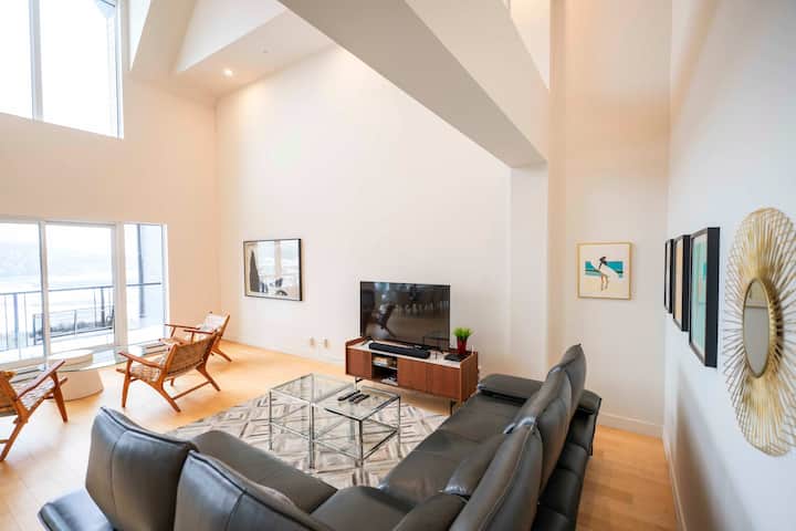 Condo Moderne Et Luxueux Avec Vue Et Piscine - Charlevoix