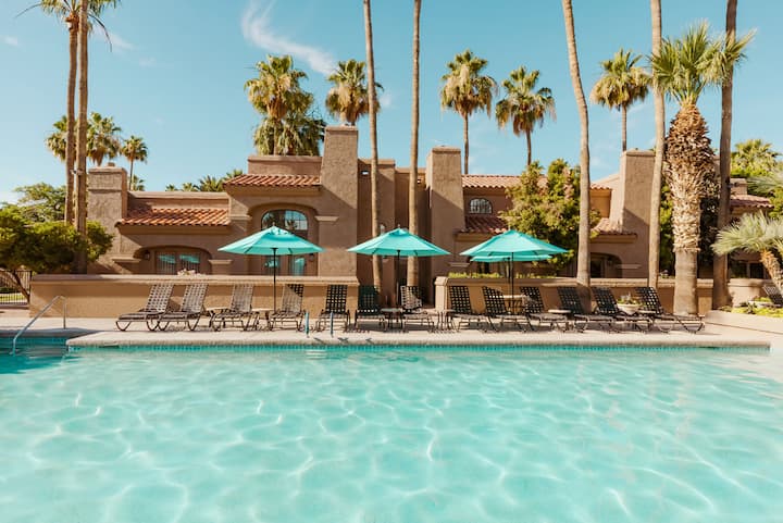 Camelback Mountain Views + Pools & Fitness Center - Scottsdale, AZ