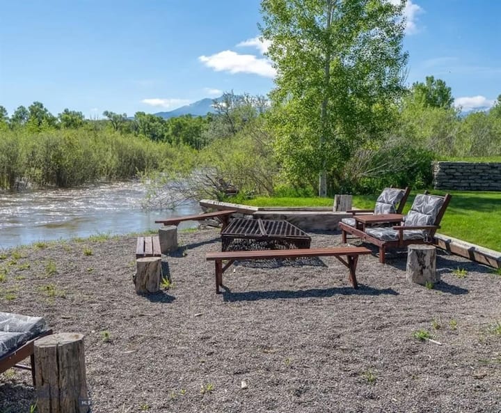 Yellowstone River, Fly Fishing, Mountain Views - 리빙스턴