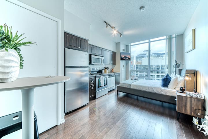 Modern Studio – Fort York, Waterfront, Ttc Nearby - Toronto