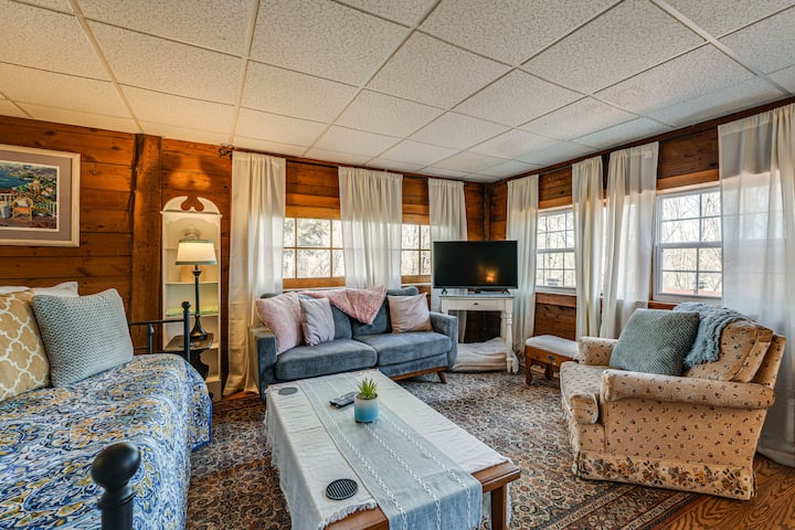 New England Hideaway On Historic 1859 Estate! - Lake Arrowhead, ME