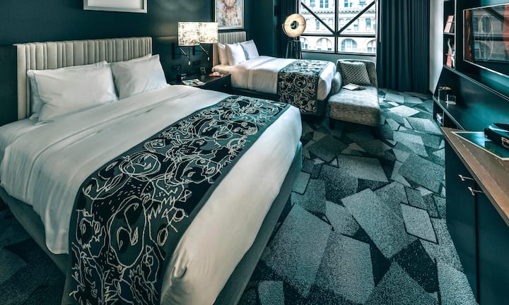 Fun In-room Perks Like Art Supplies Or A Ukelele - Milwaukee, WI