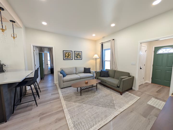 Modern Norwalk Retreat | 2 King Suites + Sunroom - Norwalk, OH