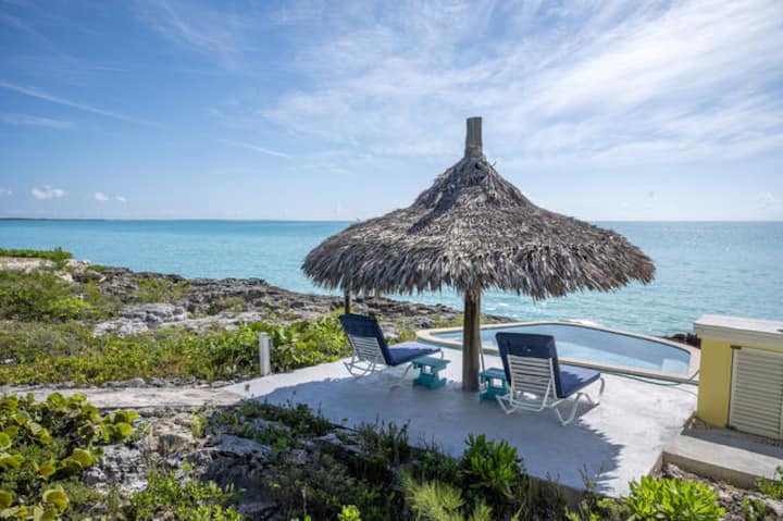 Newly Remodeled Estate, Calm Caribbean W/ Pool - The Bahamas