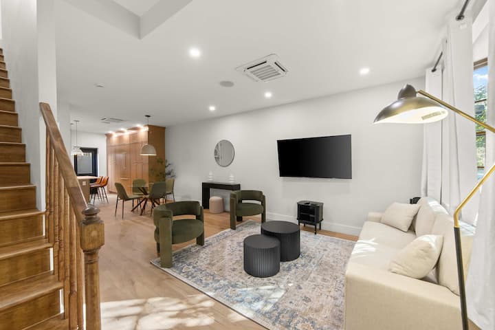 10-1 Stylish Townhouse Oasis In Greenpoint - Woodside - Queens NY