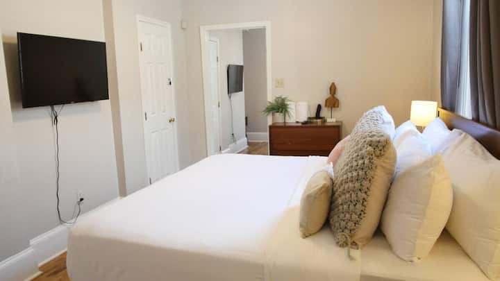 Victorian Shotgun | 10 Minutes To French Quarter - New Orleans, LA