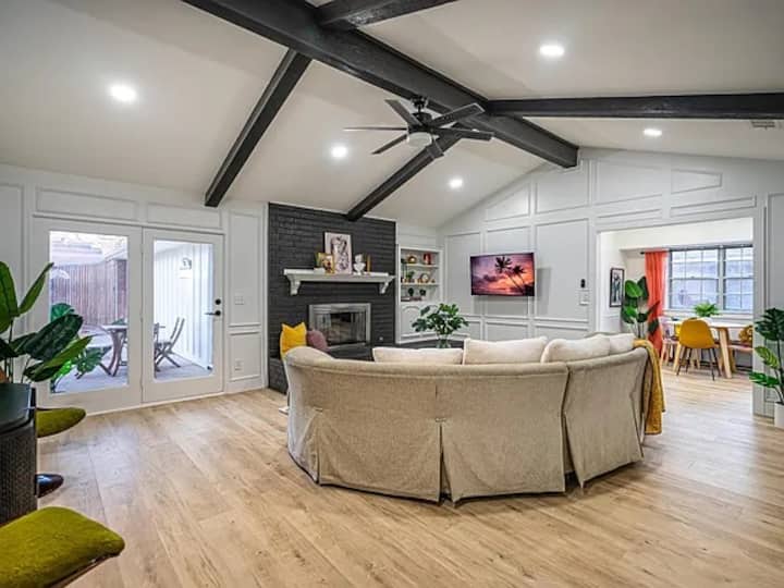 Plano Elegance Retreat With 4 Bedrooms - 普萊諾