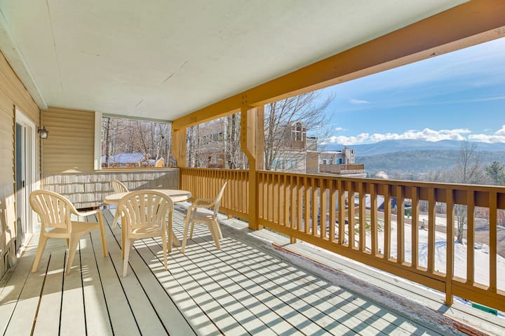 Walk To Ski Shuttle! Mountainside Resort Condo - Stowe, VT