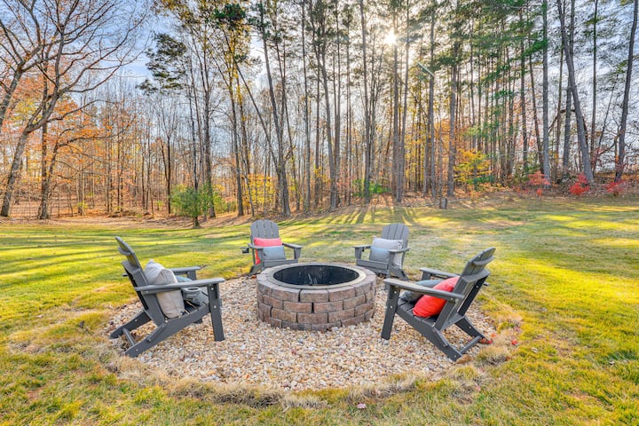 River, Trails & Wine! Group Retreat Near Mt Airy - Pilot Mountain State Park, Pinnacle