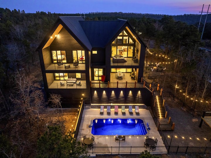 New! Heated Pool, Views, & Game Room - Sleeps 30! - United States