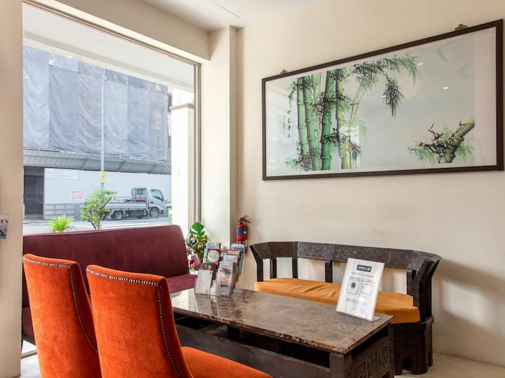 Deluxe Triple Room In Budget Hotel In Little India - Singapore