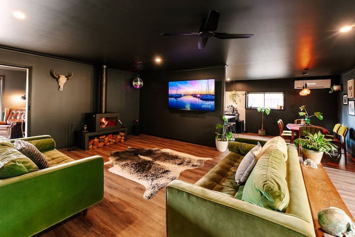 Black Diamond - Pet Friendly, Magnesium Spa - Bright