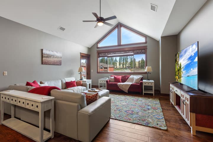 Spacious 3 Bed Condo In Vibrant Community - Coeur d'Alene, ID