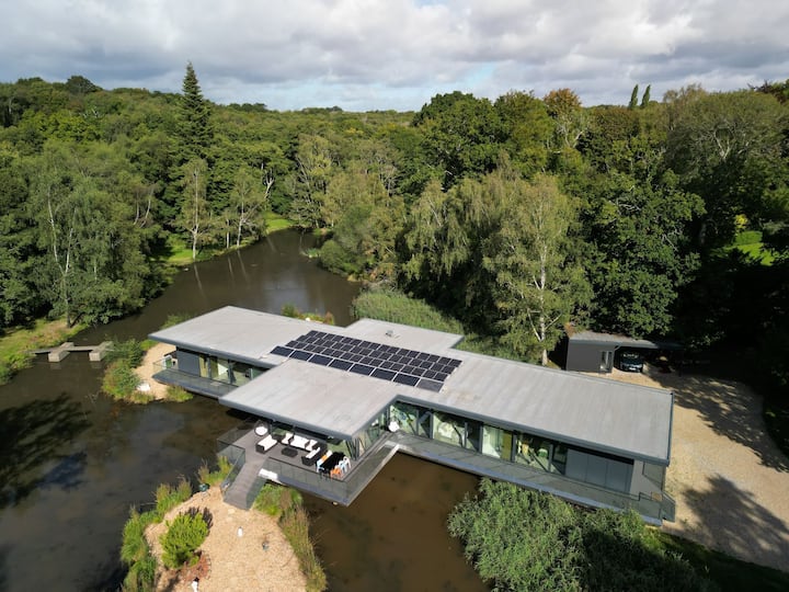 Spectacular Luxury Eco-retreat With Hot Tub - Southampton, UK
