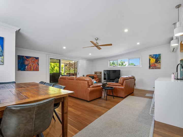 Stewart Retreat | Near Cbd, Large Alfresco Area - Bathurst