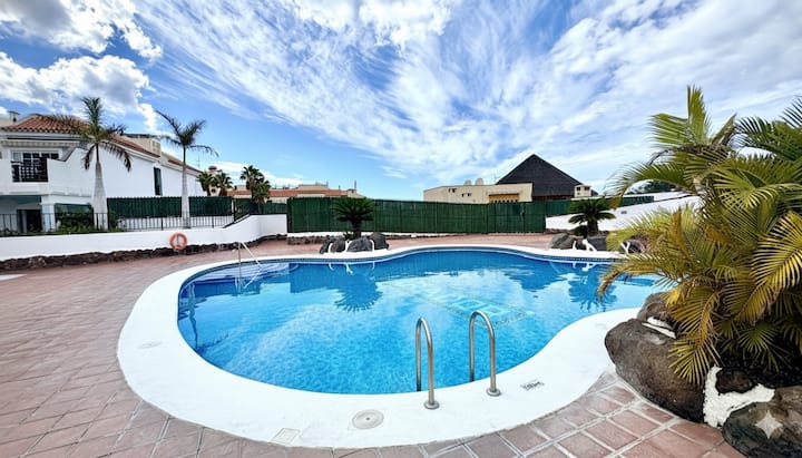 Huge Sunny Terrace & Pool · By Deihu Experiences - Los Cristianos