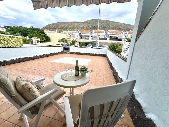 Huge Sunny Terrace & Pool · By Deihu Experiences - Los Cristianos