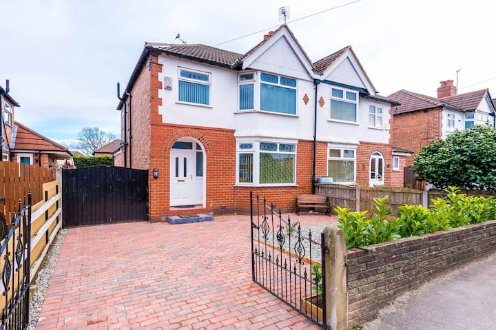 3 Bedroom Free Parking Hale Home - Knutsford