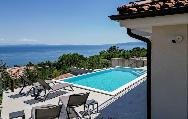 Awesome Home In Pobri - Opatija