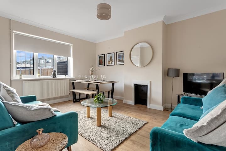 Bright 3-bedroom House Close To Canary Wharf - London