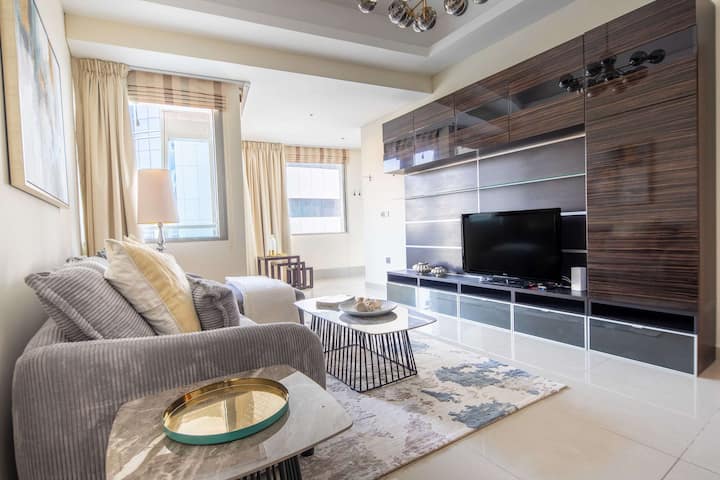 Stylish 1br Retreat W/pool Views In Dubai Marina! - Dubai