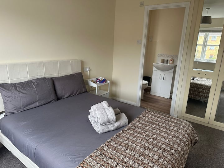 Modern 3-bed Home Near Heathrow With Garden - 豪恩斯洛