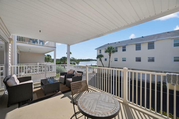 Beachfront Condo With Sunrise Views - Indian Shores, FL
