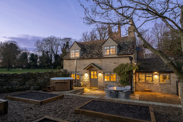 Olive Cottage With Woodfired Hot Tub - Rutland