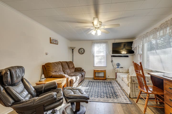 Year-round Chain Of Lakes Retreat! Northwoods Home - Eagle River, WI