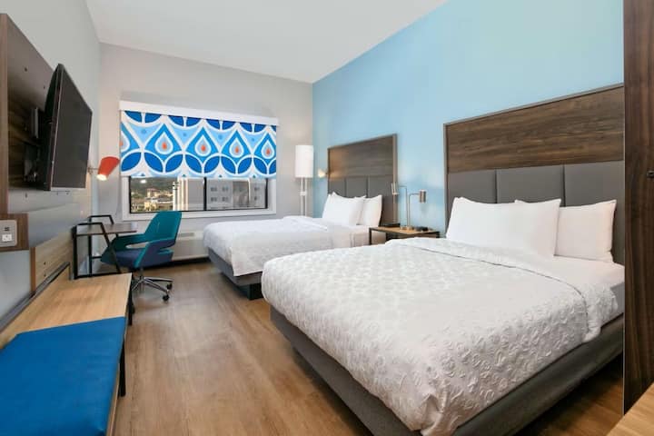 Exciting Tx Adventures Await At 4 Modern Rooms - San Antonio, TX