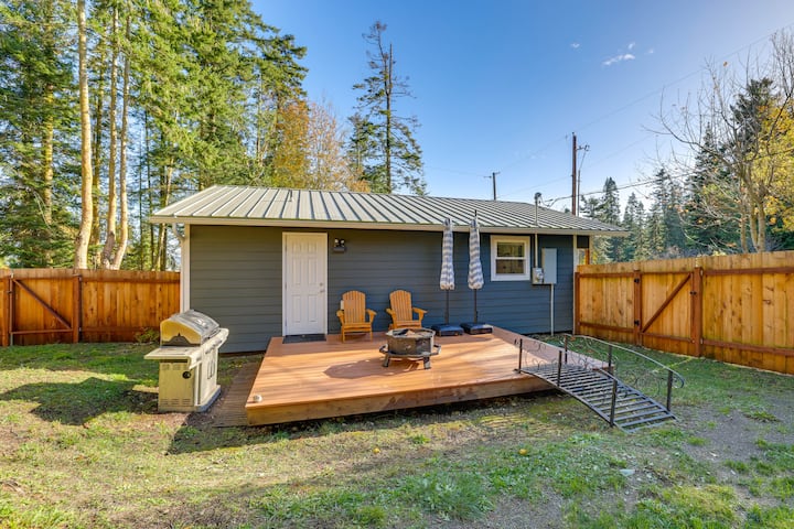Hike & Relax Fireside: Nordland Gem W/ Deck & Yard - Port Townsend, WA