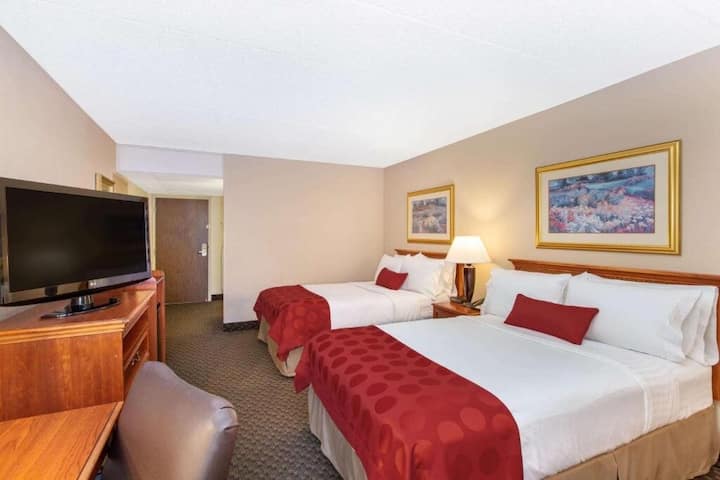 Ramada Grand Island| Pool View Family Double Stay - Grand Island, NE