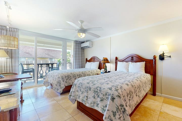 Oceanfront Studio | Near Beachside | Pool/hot Tub - Lae Nani Beach, HI