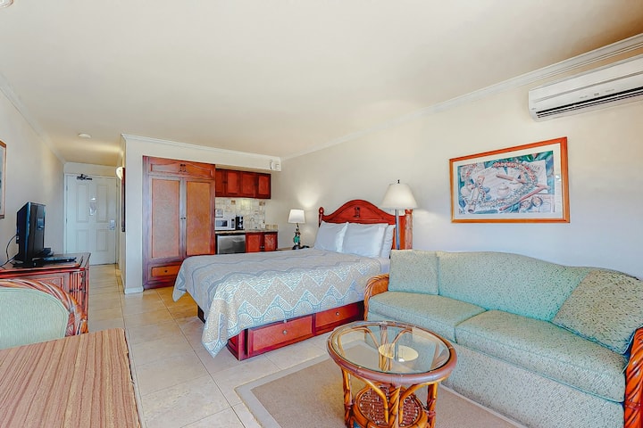 Oceanfront Gem | Near Beachside | Pool & Hot Tub - Anahola Beach, HI