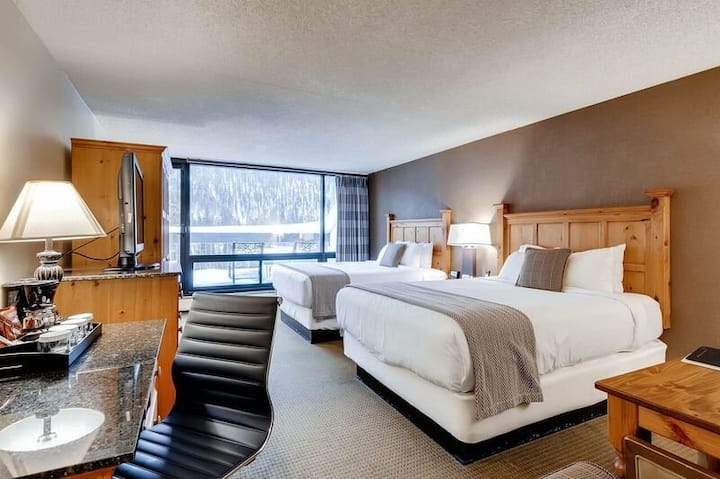 2 Queen Hotel Rm W/ Balcony | Spa, Pool & Shuttle - Dillon, CO