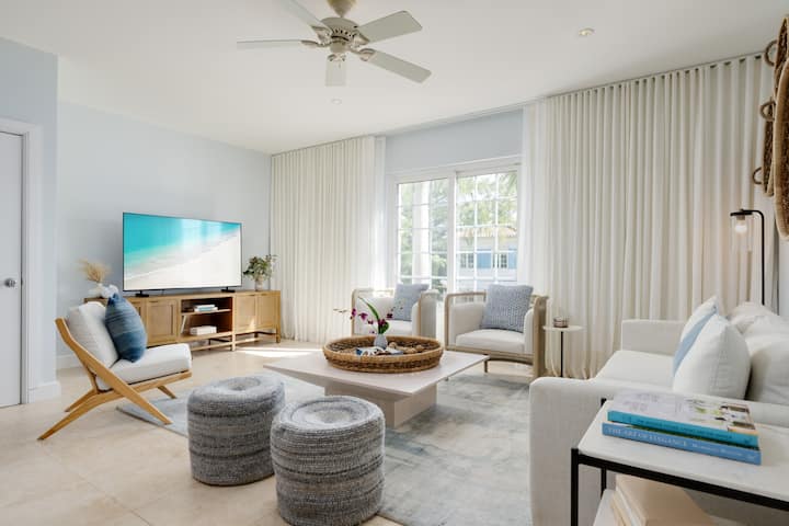 Newly Renovated On Grace Bay - Ogbth 2 Br (K204) - Turks and Caicos Islands