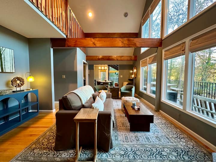 Riverfront Cabin Getaway With Fire Pit! - Harpers Ferry, WV